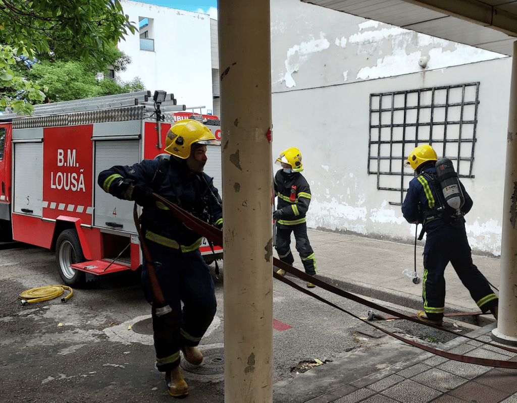 Simulacro de incêndio na ESL - Agrupamento de Escolas da Lousã